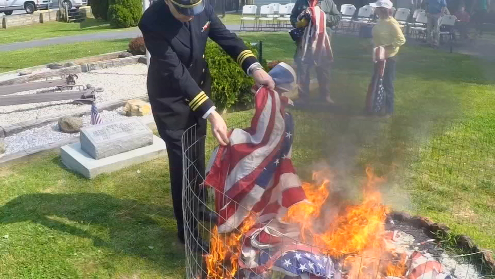 Ask 13 How Do You Respectfully Retire A Worn Or Damaged American Flag ask-13-how-do-you-respectfully-retire-a-worn-or-damaged-american-flag