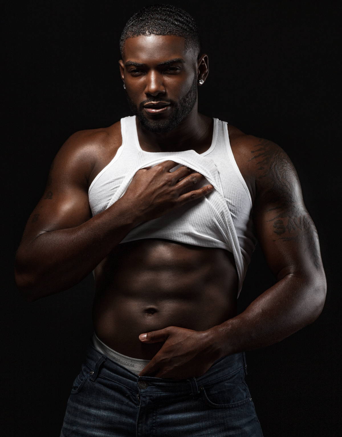 Model Donny Savage brings the SEXY to Good Morning Washington! | WJLA