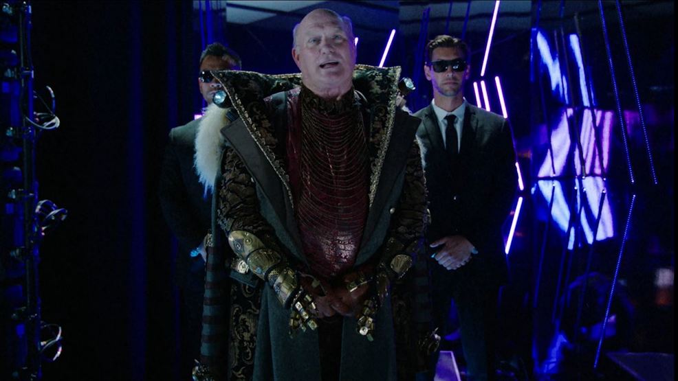 Terry Bradshaw revealed as the deer on The Masked Singer | KFOX