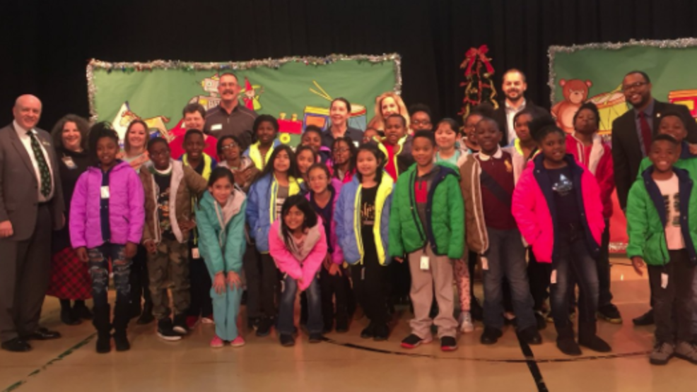 Operation Warm provides coats to hundreds of children | KATV