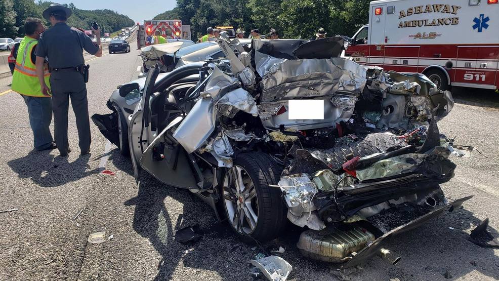 Multi-vehicle crash involving box truck sends 1 adult, 3 children to ...